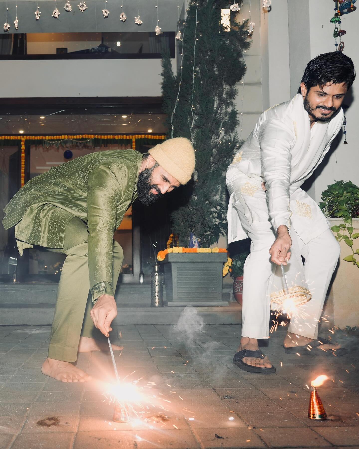 Diwali 2024: Vijay Deverakonda Celebrates Diwali 2024 with His Family ...
