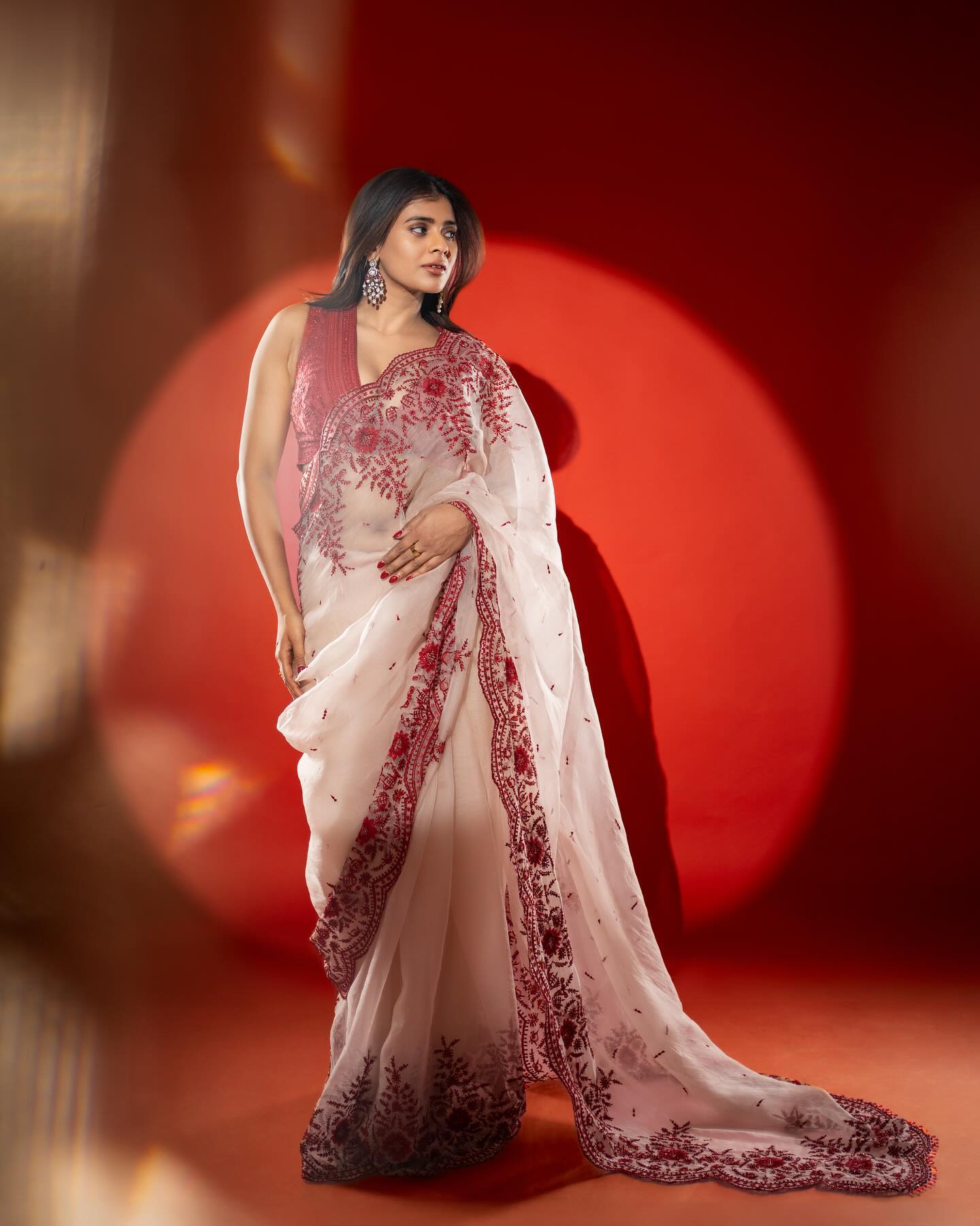 Hebah Patel| Hebah Patel white saree |Hebah Patel red blouse ...