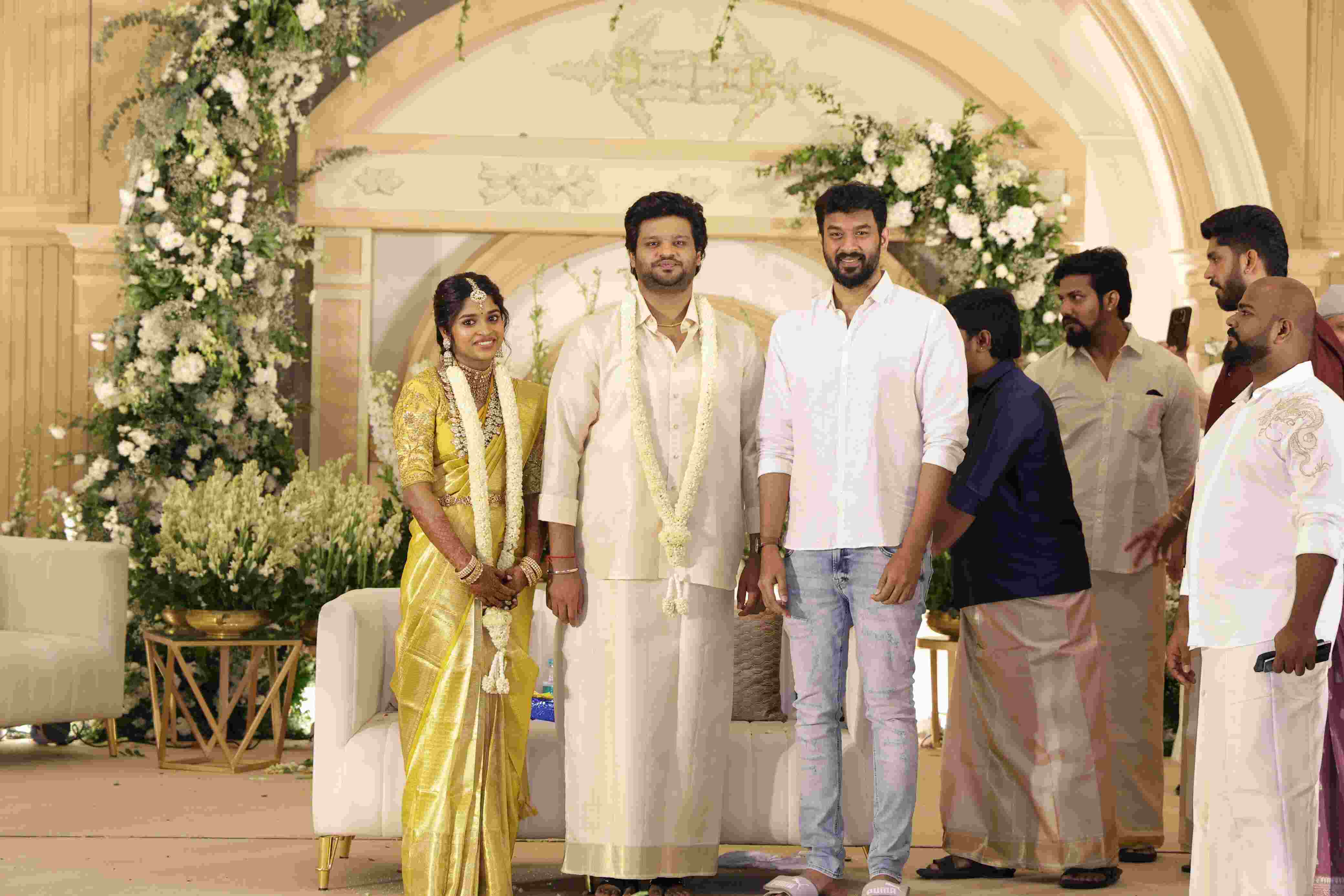 வாழ்க்கை ஒரு வட்டம்னு சும்மாவா சொன்னாங்க.. ஒரே திருமண விழாவில் நயன்தாரா ...