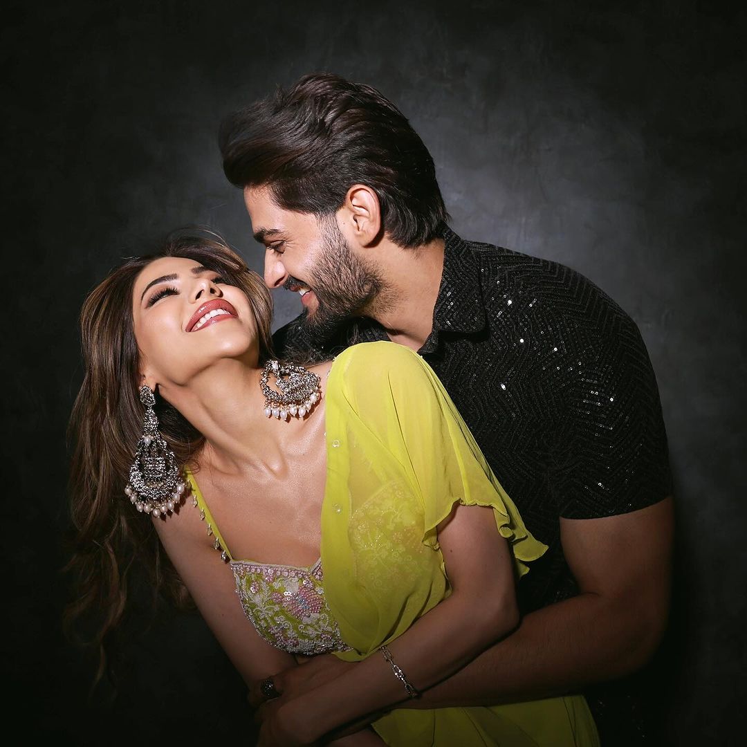 Bigg Boss Marathi 5 Couple Nikki Tamboli & Arbaaz Patel Leave The Internet In Awe With Their ...