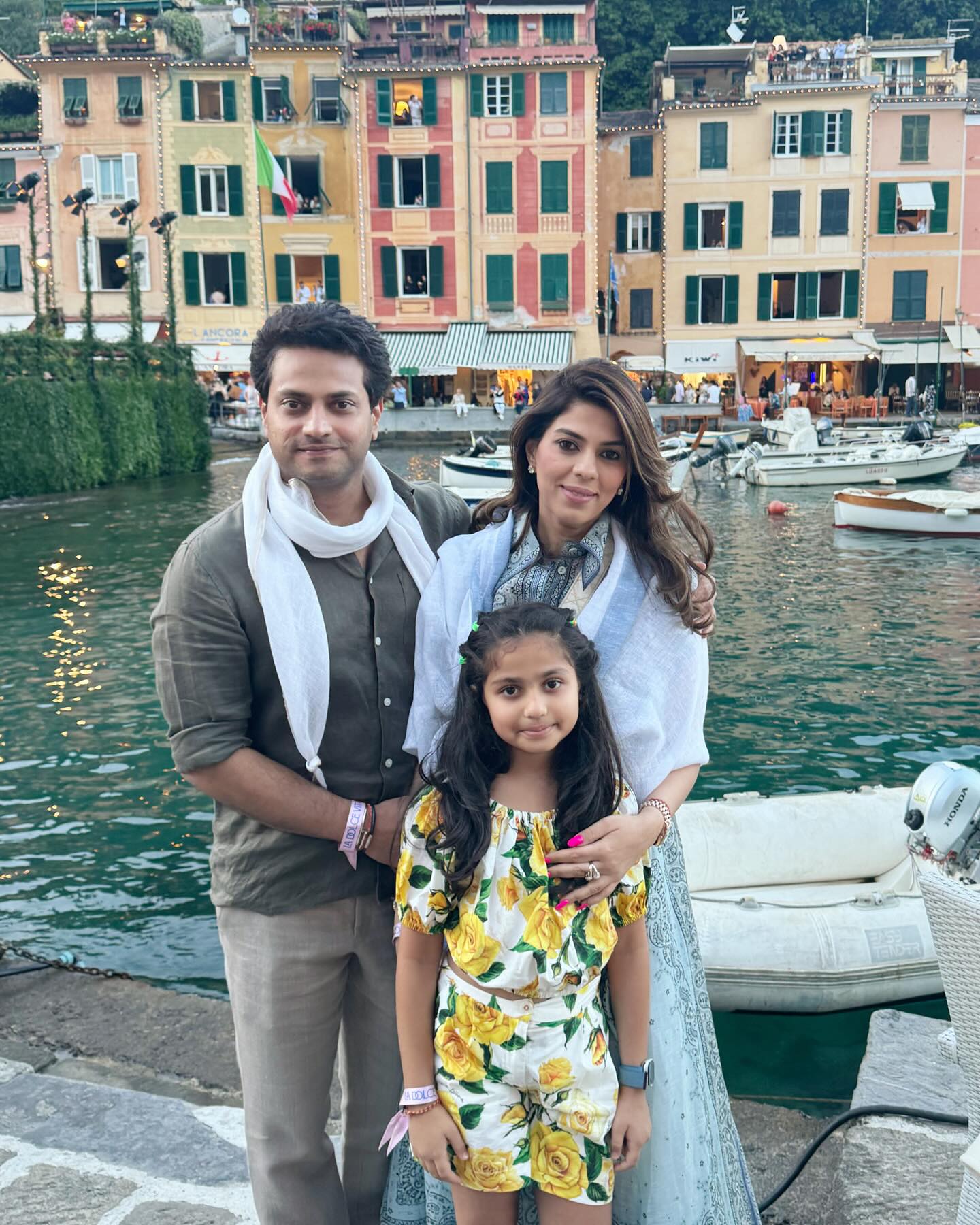 Pooja Dadlani: Know All Shah Rukh Khan's Manager | Pooja Dadlani Salary ...