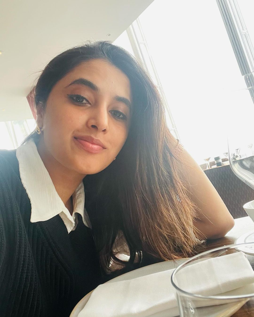 Priyanka Arul Mohan: చెట్టుకు హగ్, ఐస్ క్రీమ్‌ చూపి ఆశపెడుతూ.. ఓజీ ...