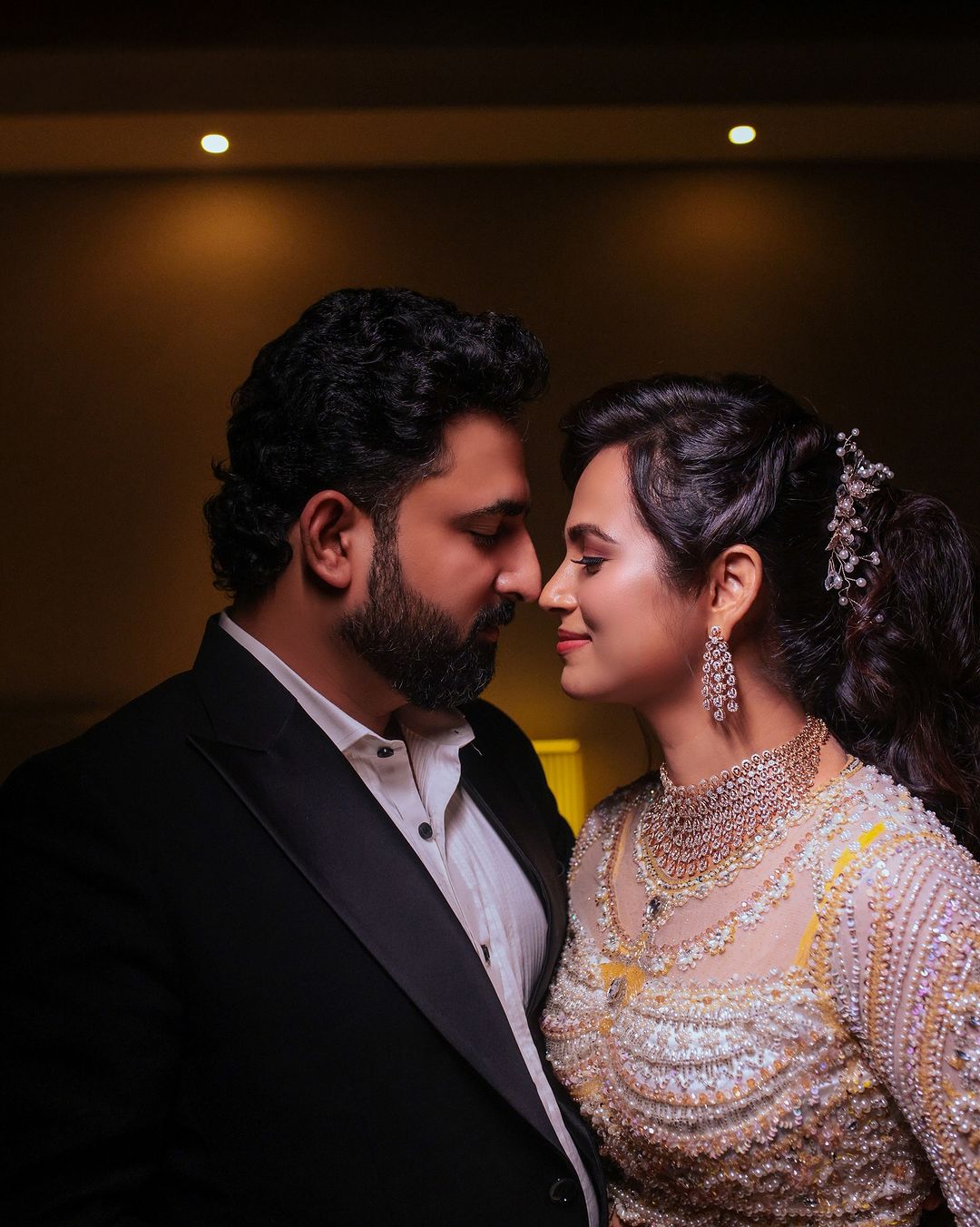 Ramya Pandiyan: கிளாமர்தான் பிடிக்காது.. ரொமான்ஸில் செண்டம் அடிக்கும் ...