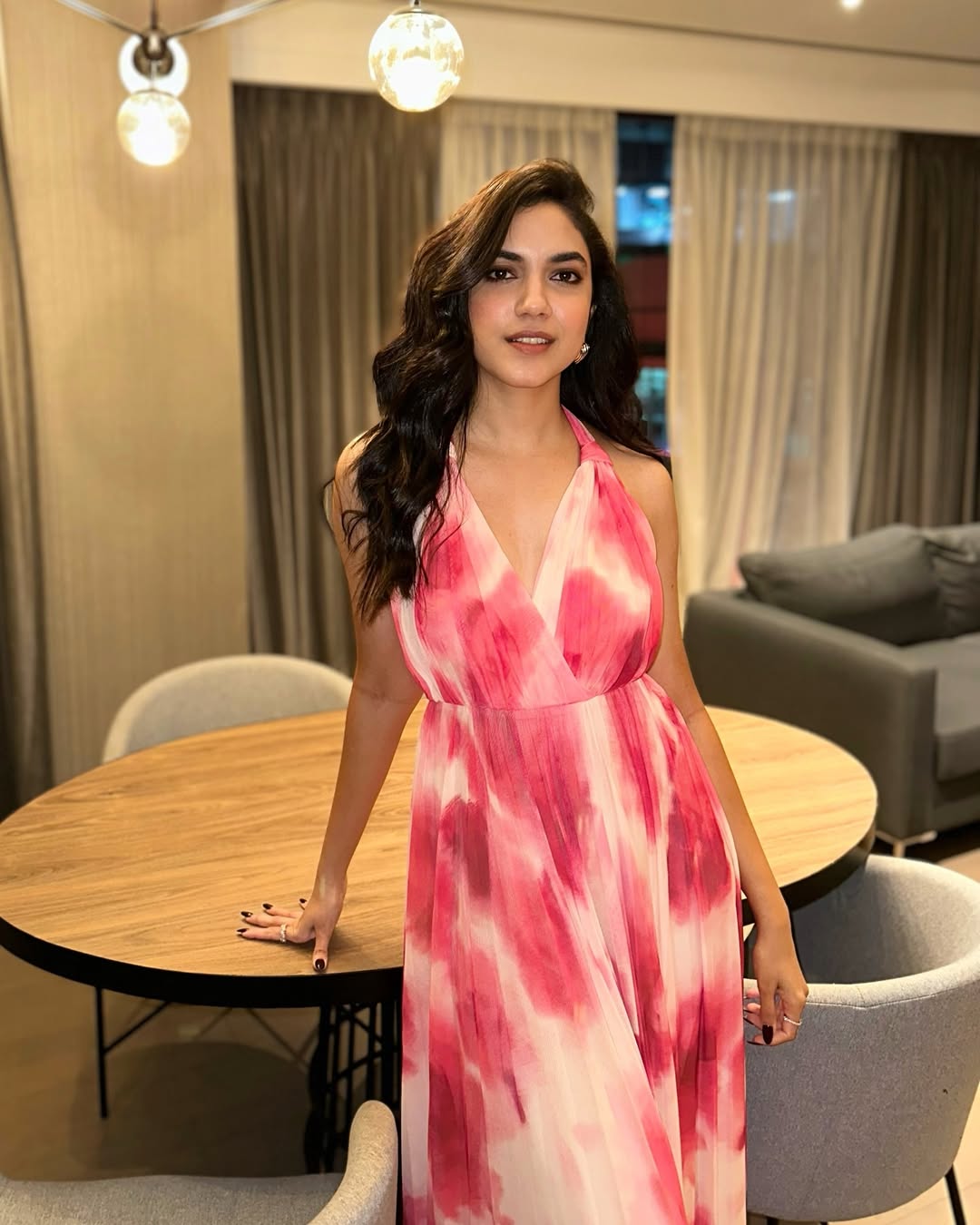 Ritu Varma: கண்ணும் கண்ணும் கொள்ளை அடித்தால் ரிது வர்மாவின் மொட்டை மாடி புகைப்படங்கள்.. சும்மா ...