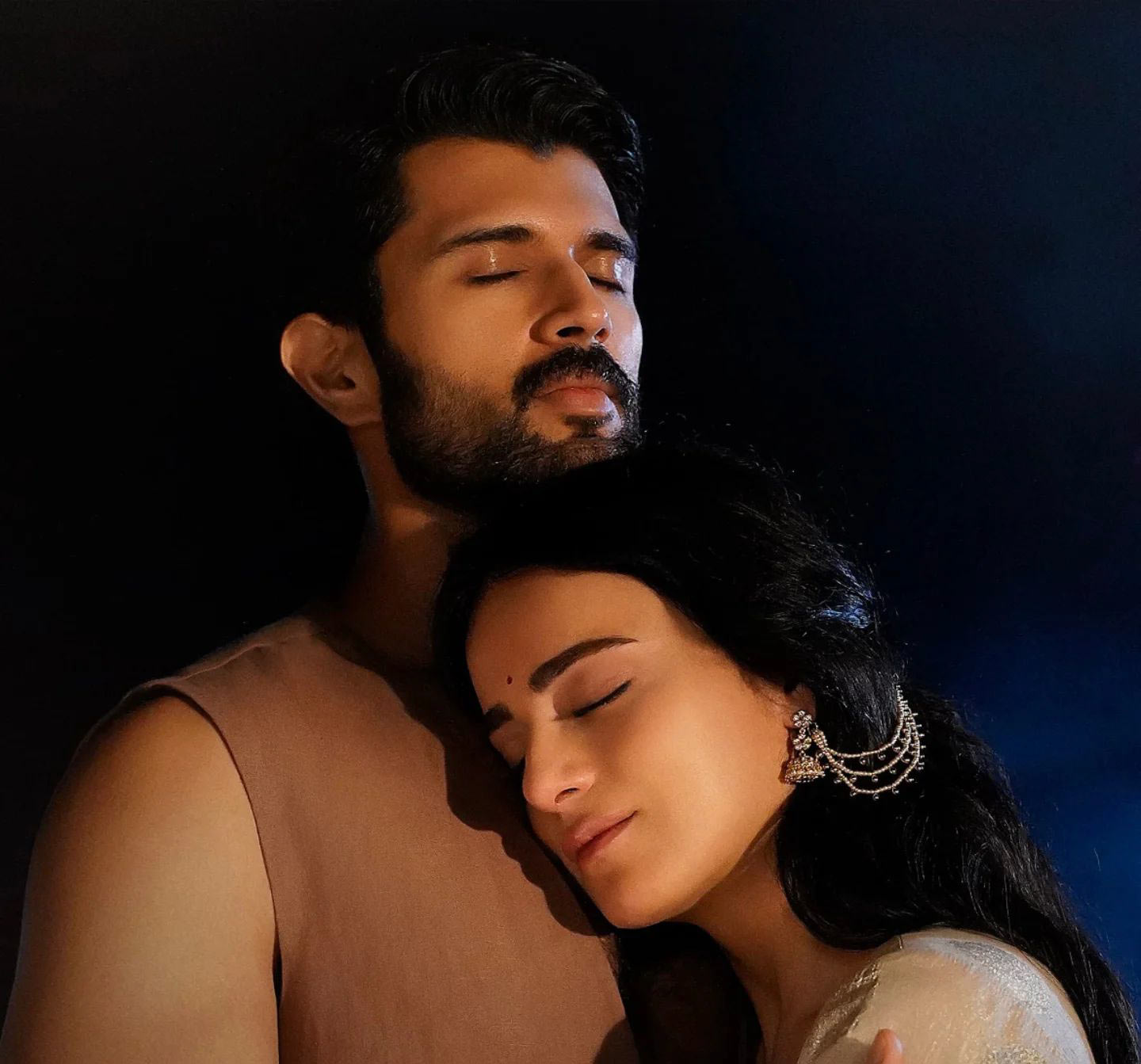 Sahiba: A Romantic Period Music Video Starring Vijay Deverakonda and Radhika Madan - Filmibeat