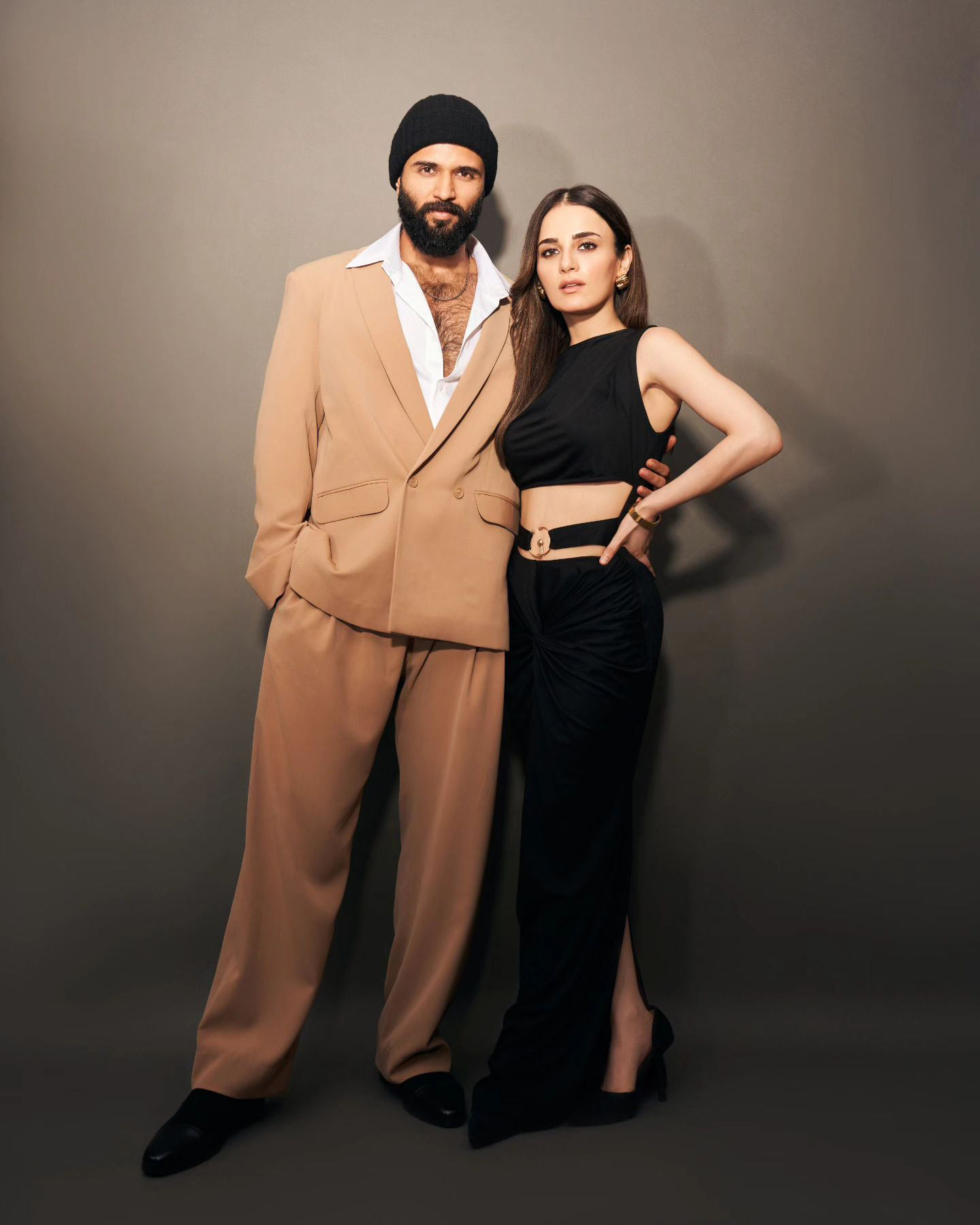 Sahiba: A Romantic Period Music Video Starring Vijay Deverakonda and Radhika Madan - Filmibeat