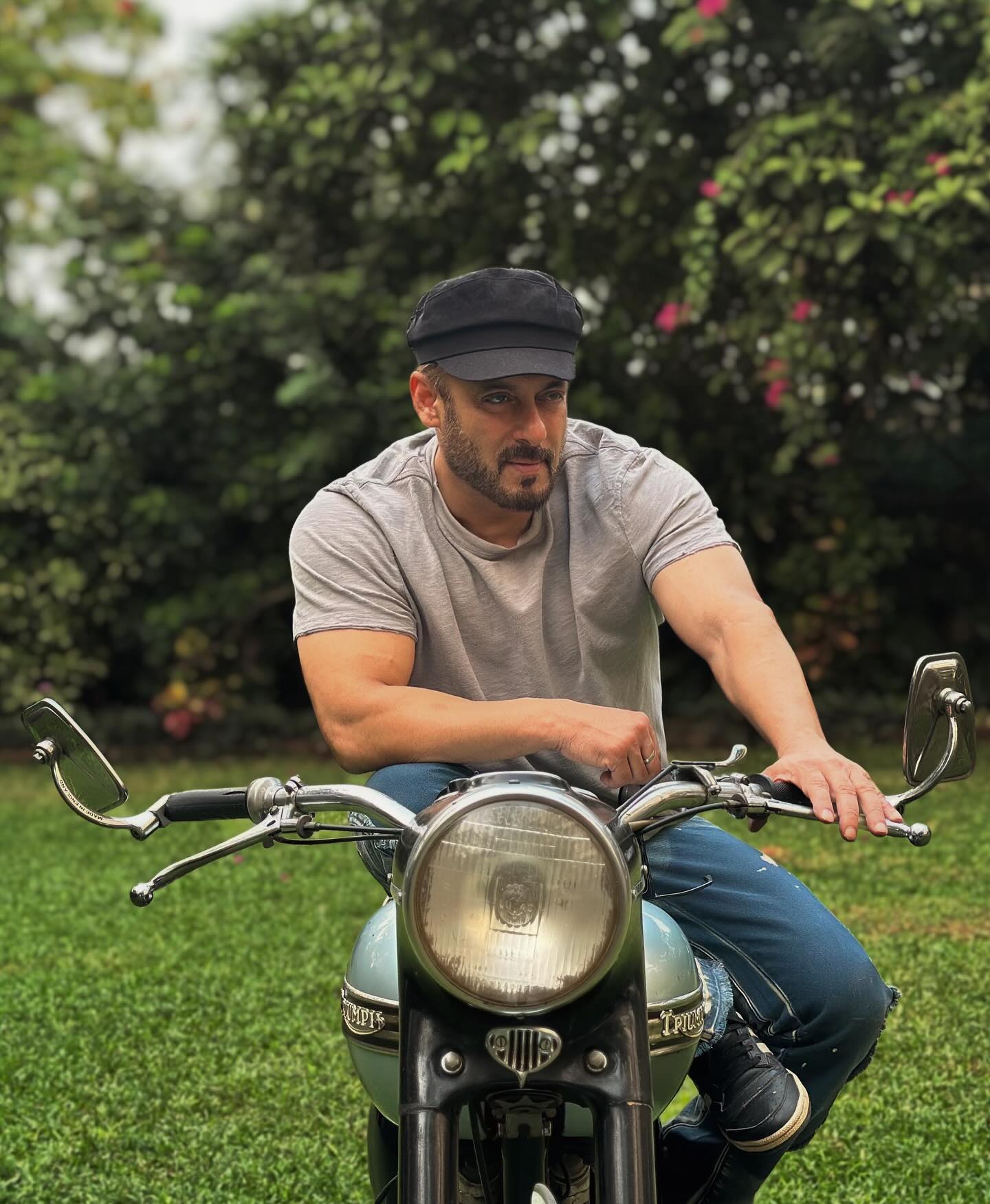 Salman Khan Poses with Salim Khan's First Bike | Triumph Tiger 100 Salman Khan Bike | Triumph ...