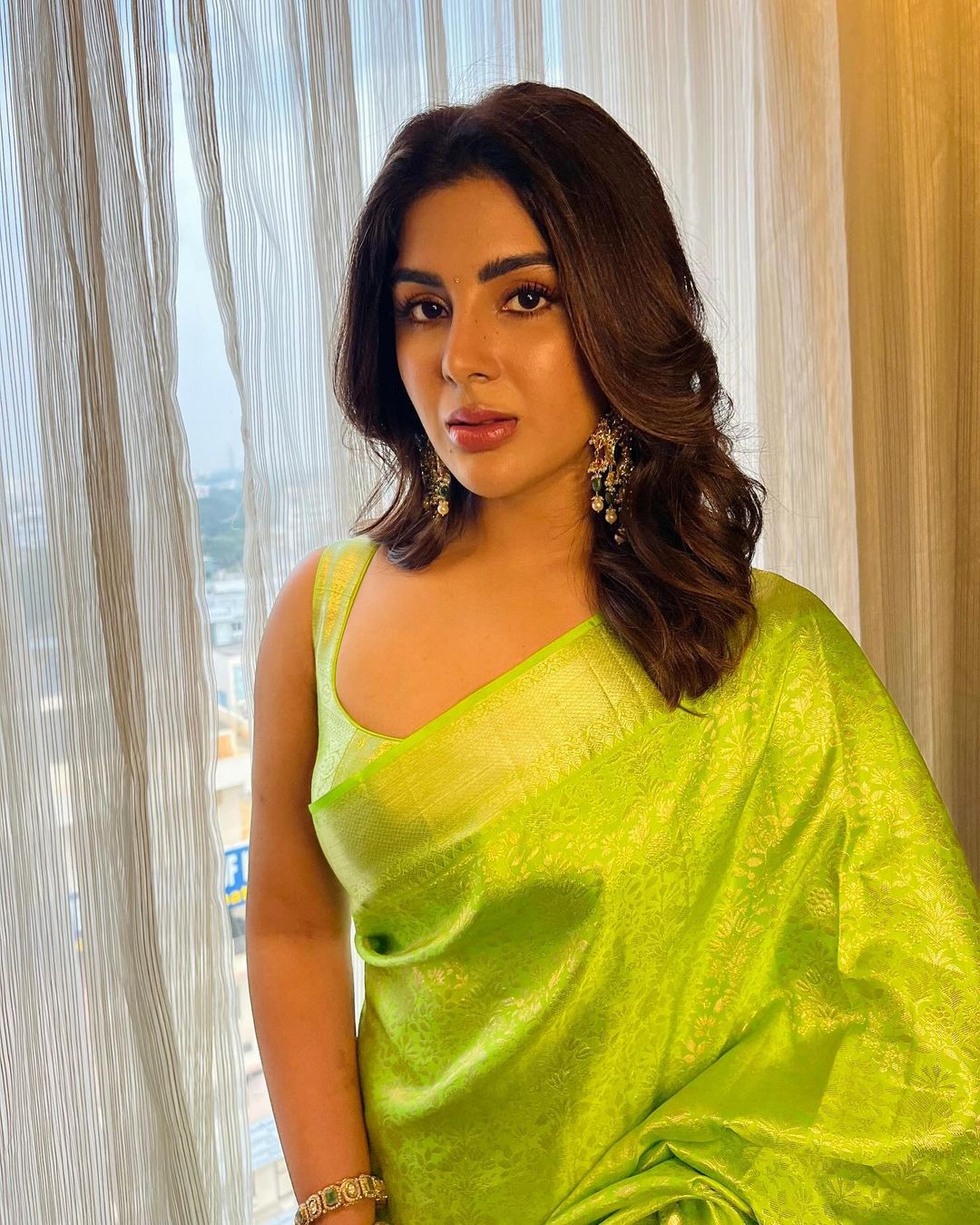 Samyuktha Menon : చిలక పచ్చ చీరలో సంయుక్త అందాలు .. ఎంత సక్కగుందో! | Samyuktha Menon PhotoShoot ...