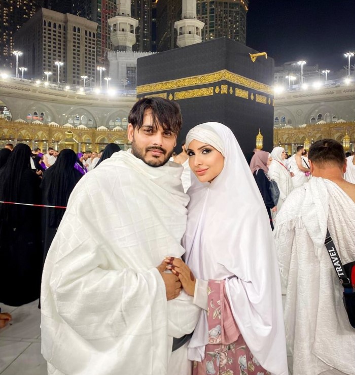 Sana Khan Shares a Heartfelt Umrah Moment with Her Husband: Bound by ...