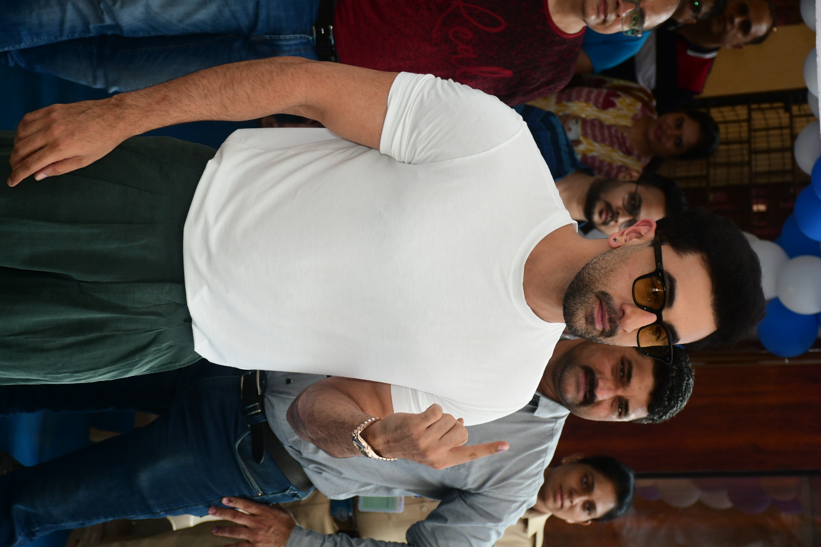 Shah Rukh Khan To Kareena-Saif, Rakul Preet, Shraddha Kapoor & More ...