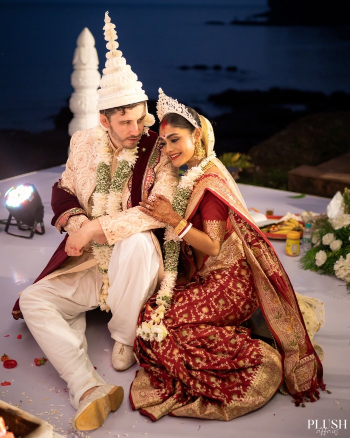 Sreejita De Renews Wedding Vows With Michale In A Traditional Bengali ...