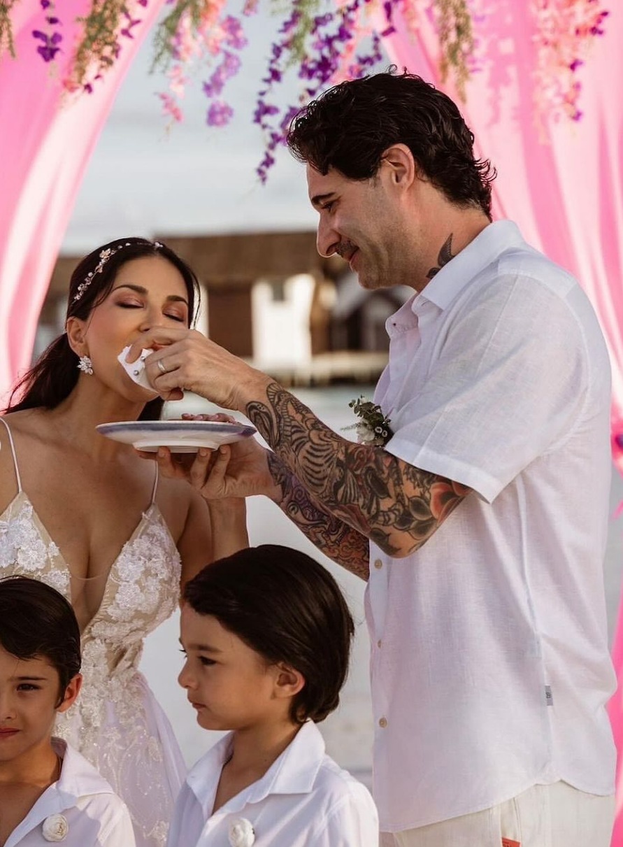 'സ്റ്റീരിയോടൈപ്പ് തച്ചുടച്ചുള്ള ജീവിതം, ഏറ്റവും ബഹുമാനം തോന്നിയ സ്ത്രീ'; മൂന്ന് മക്കളെ ...