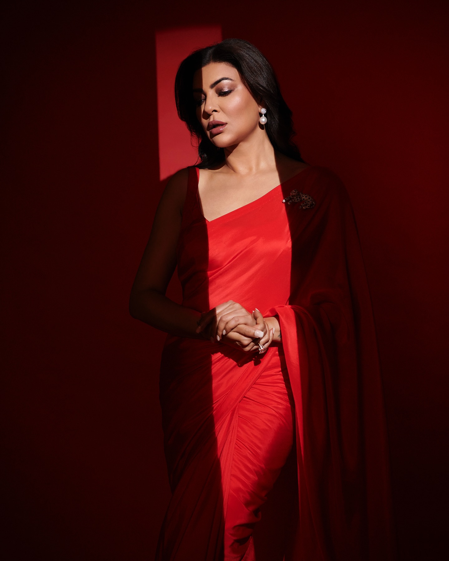 Sushmita Sen Celebrates Her Love For Sarees And Passionate Life In Red ...