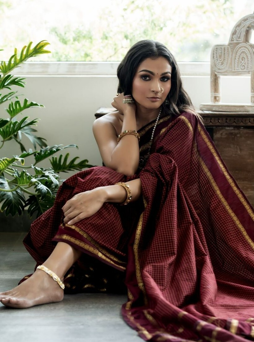 'കരിയർ മുഖ്യം...'; നാൽപ്പതുകളിലും വിലപിടിപ്പുള്ള താര റാണിമാർ..., സിം ഗി ...