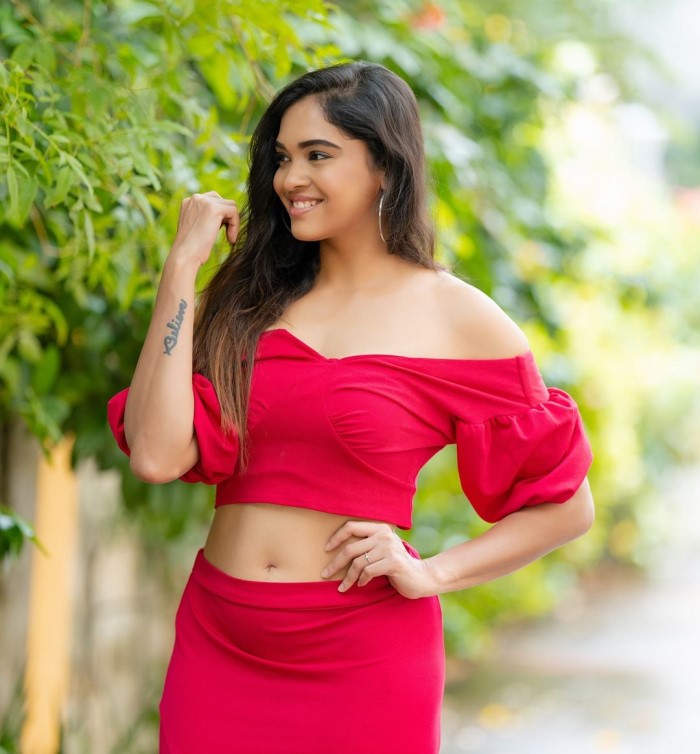 Varshini Venkat: Photos, Age, Family, Education and Biography, Bigg Boss Tamil Wild Card Entry ...