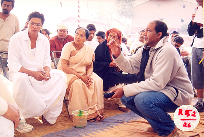 20 Years Of Swades: A Tribute To Ashutosh Vision And Shah Rukh Khan's ...