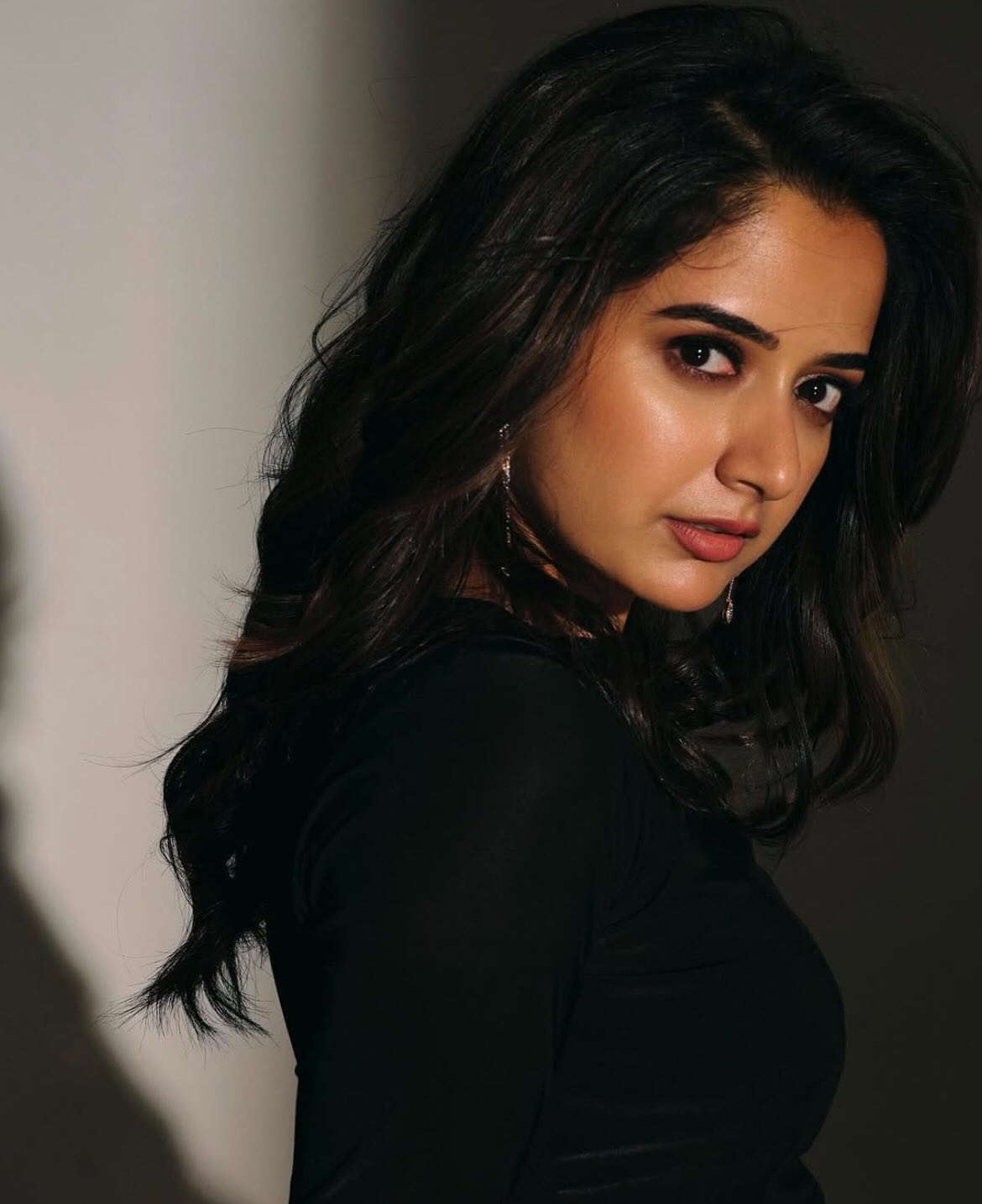 Ashika Ranganath Stuns in a Gorgeous Black Bodycon Dress Photoshoot ...