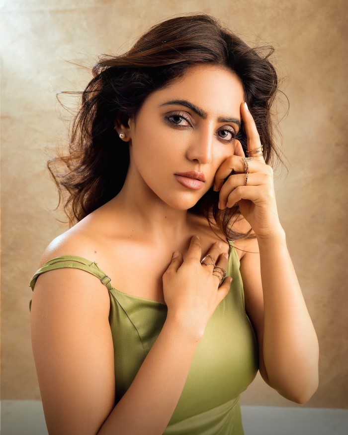 Athulyaa Ravi Glows In A Stunning Light Green Dress - Filmibeat