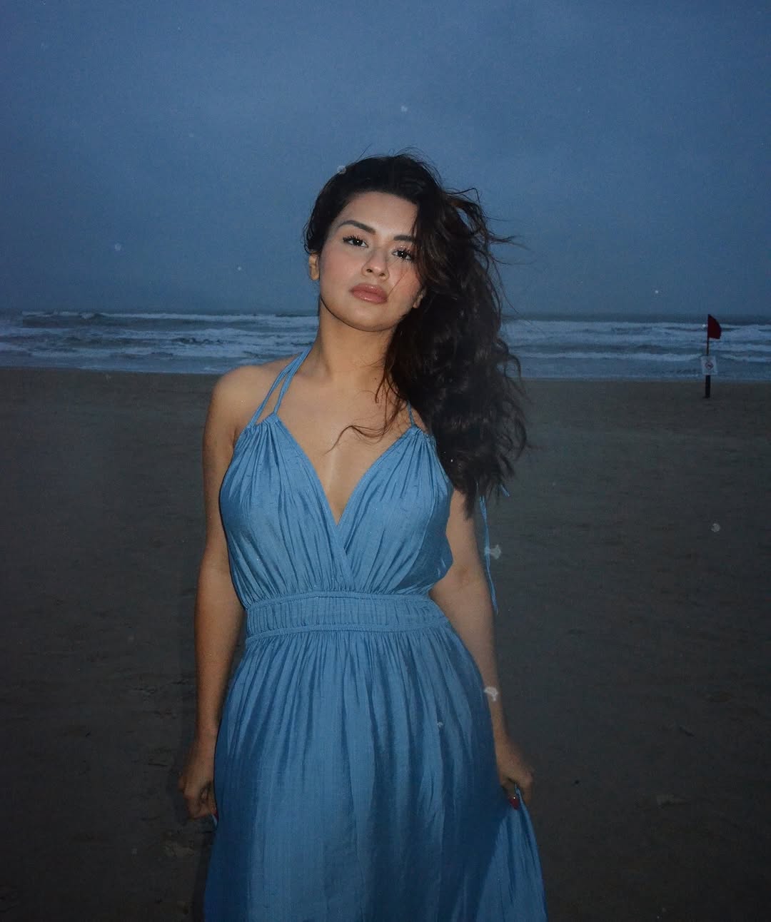 Avneet Kaur Shares Stunning Sunset Photos In A HOT Blue Dress | Avneet ...