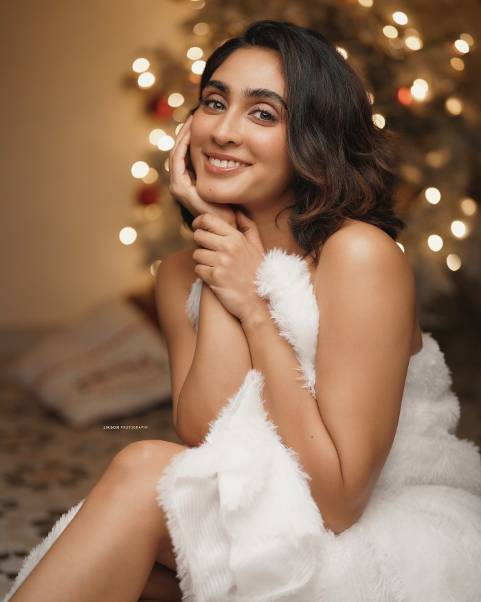 Deepti Sati's Cozy Christmas 2024 Vibes In White Fluffy Garment - Filmibeat
