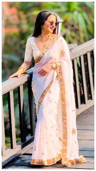 40 வயசுனு சொன்னா யாரும் நம்ப மாட்டாங்க.. டிடியின் அட்டகாசமான போட்டோஸ் ...