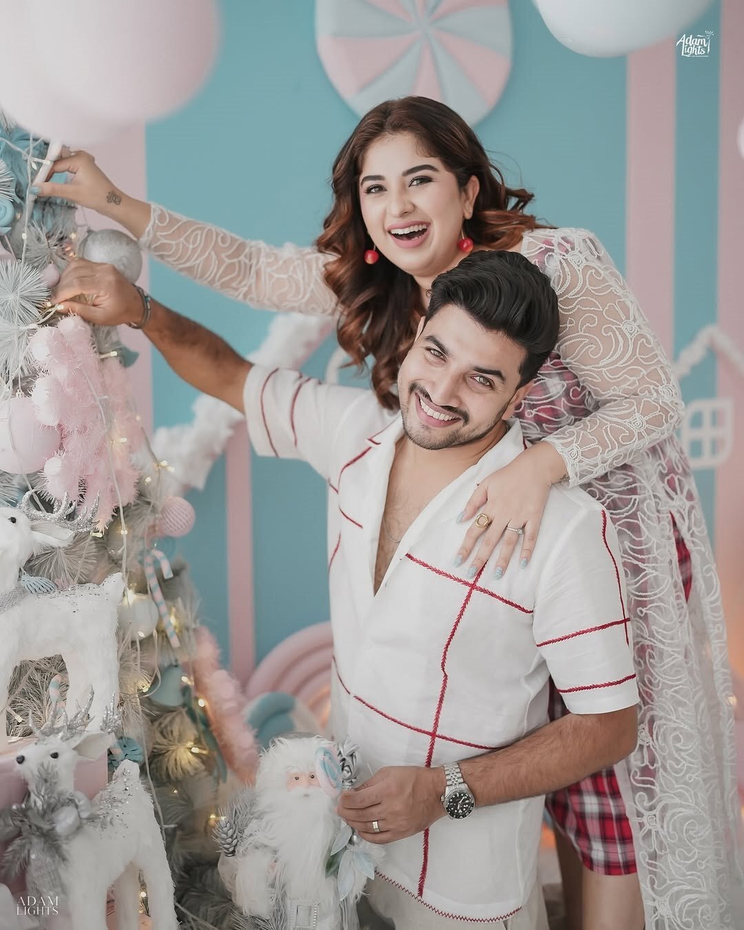 പെർഫെക്ട് ക്രിസ്മസ് പിക്ചർ, ഈ ക്രിസ്മസ് ജീവയും അപർണയും കൊണ്ടുപോയി ...