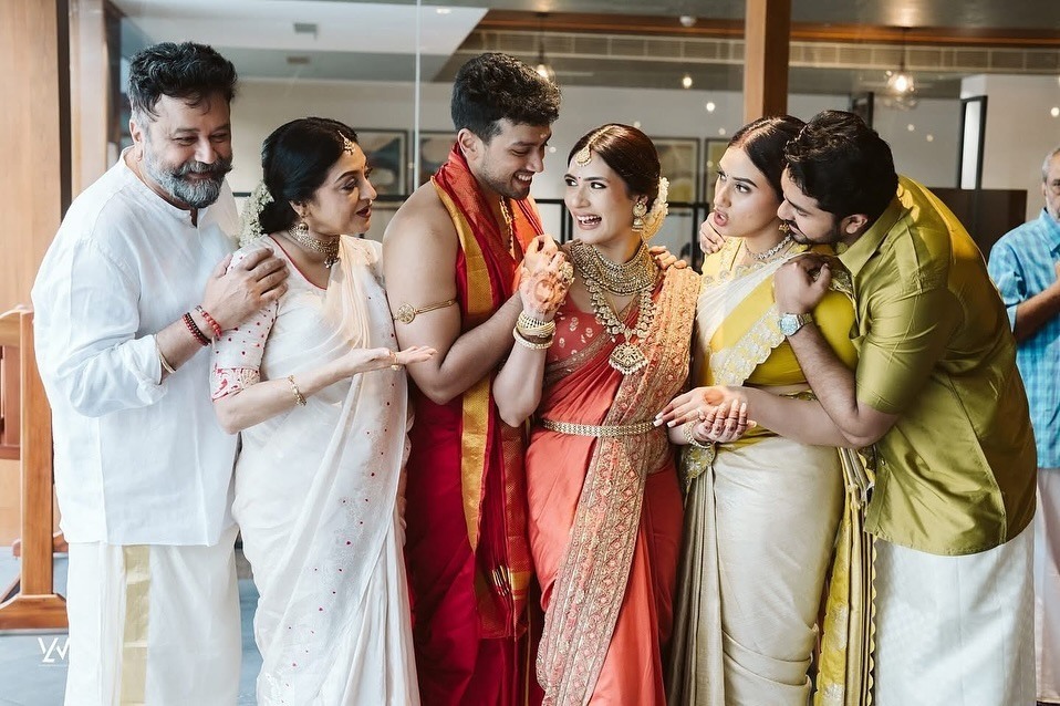 ഗന്ധർവൻ ലുക്കിൽ കണ്ണൻ... രാജകുമാരിയെപ്പോലെ താരു: കാളിദാസിനും ...