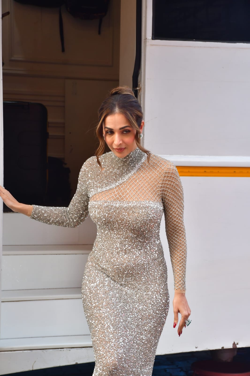 Malaika Arora Stuns In Dazzling Bodycon Gown On Champions Ka Tashan ...