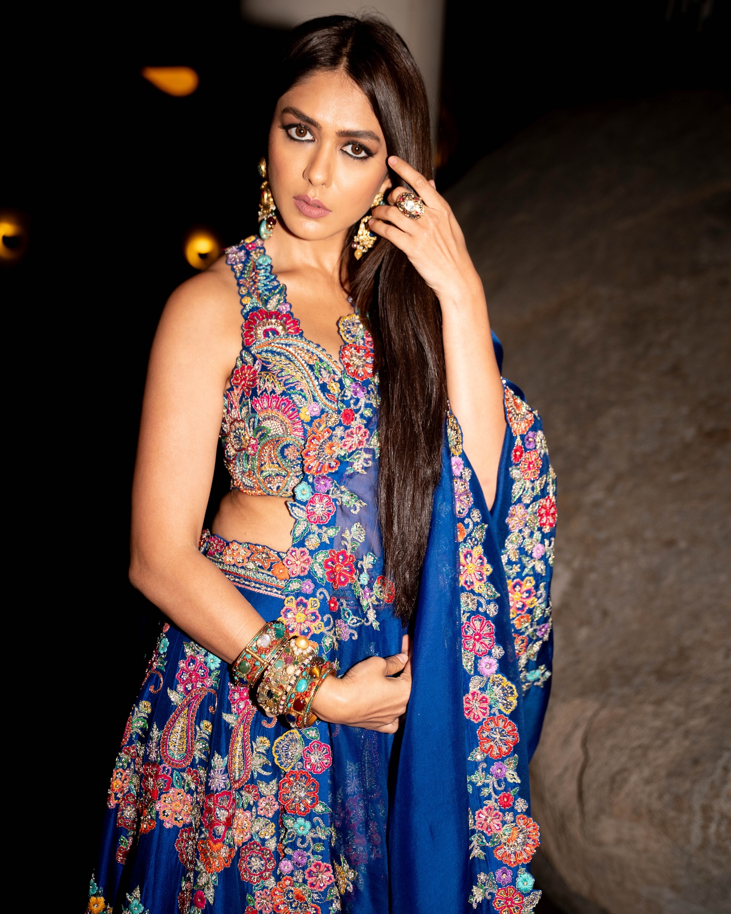 Mrunal Thakur's Stunning Ethnic Look in Latest Photoshoot - Filmibeat
