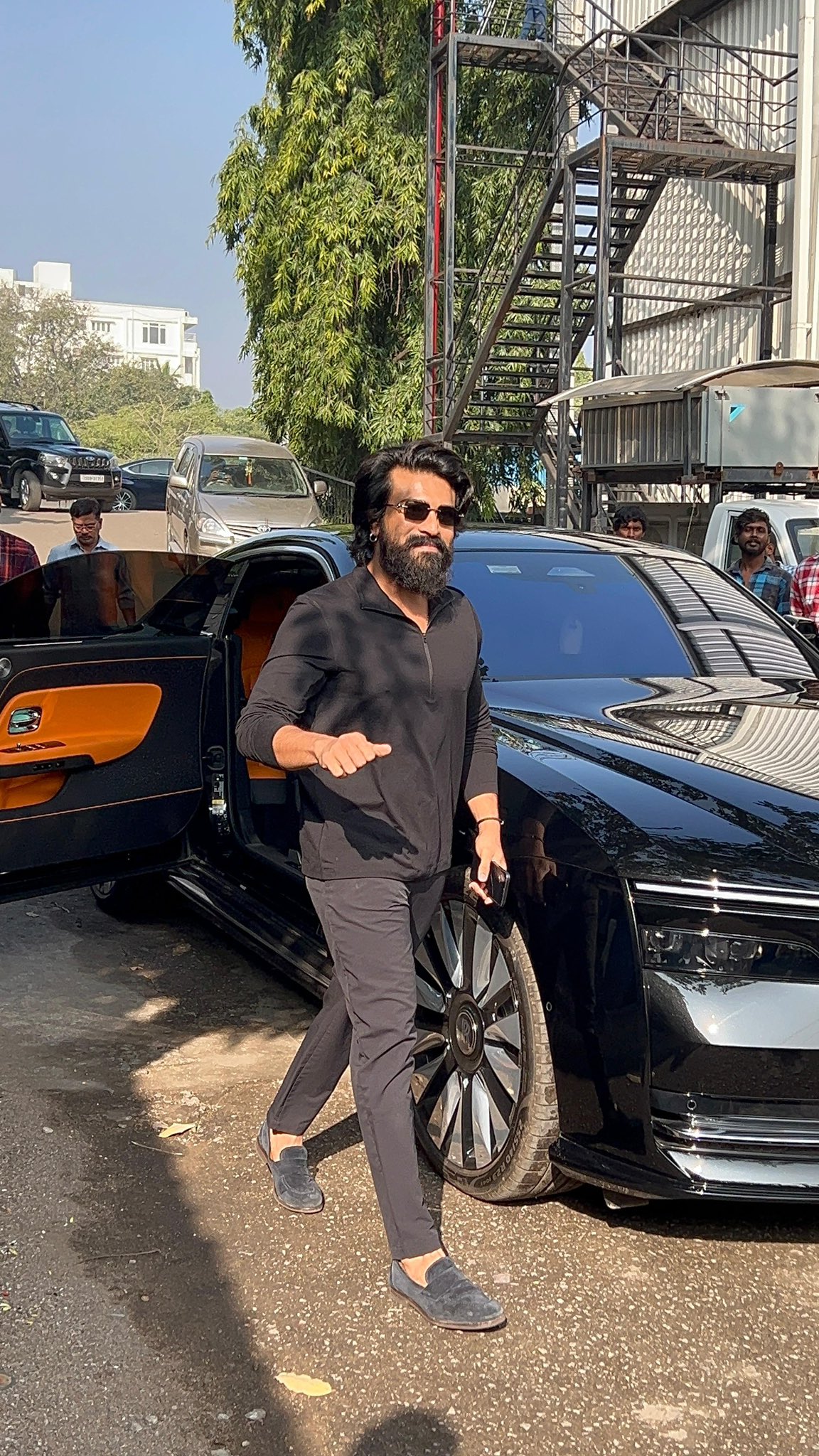 Ram Charan Stuns In All Black On "Unstoppable With NBK" For Game ...