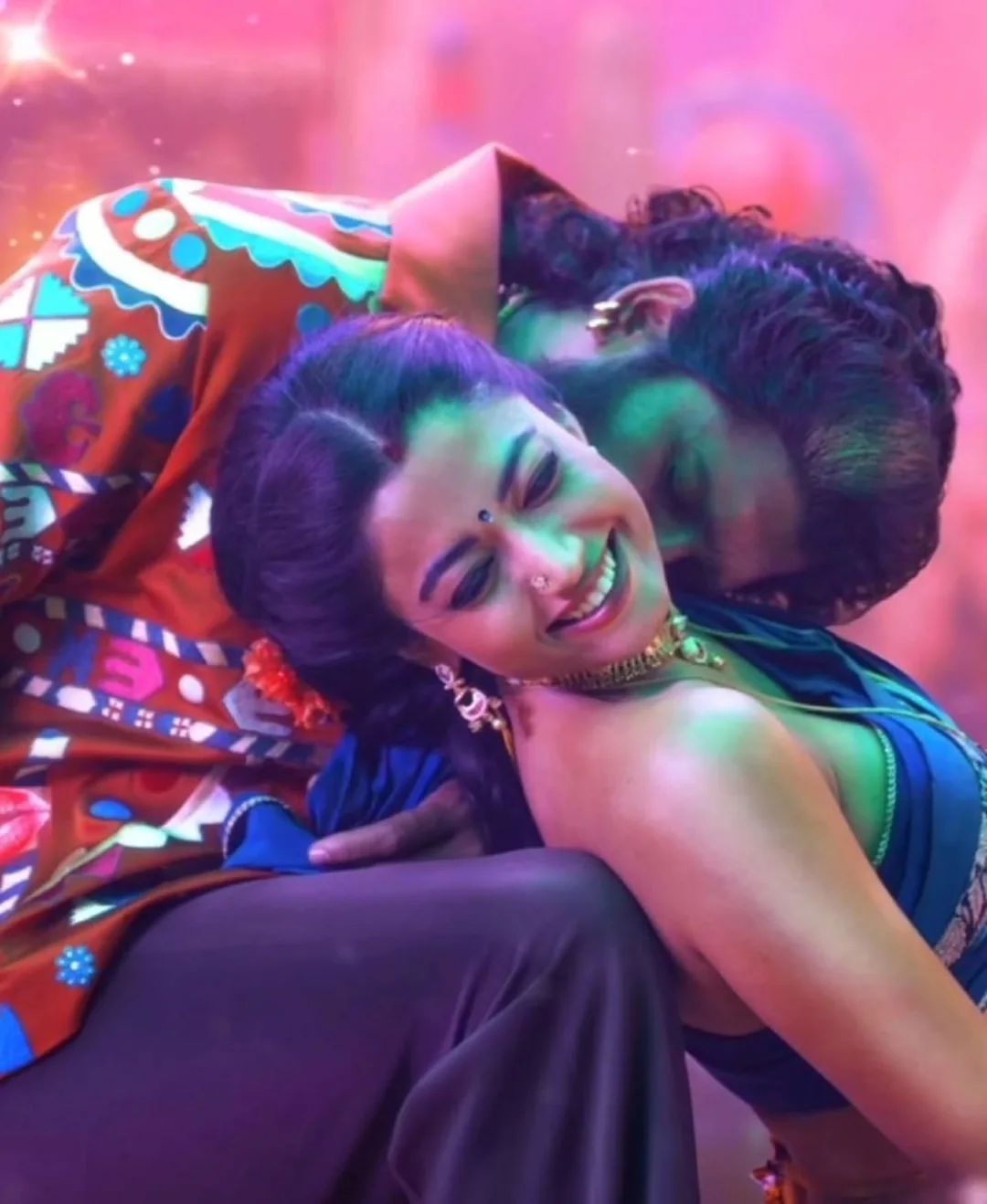 Romantic Stills From Peelings In Pushpa 2: The Rule - Filmibeat