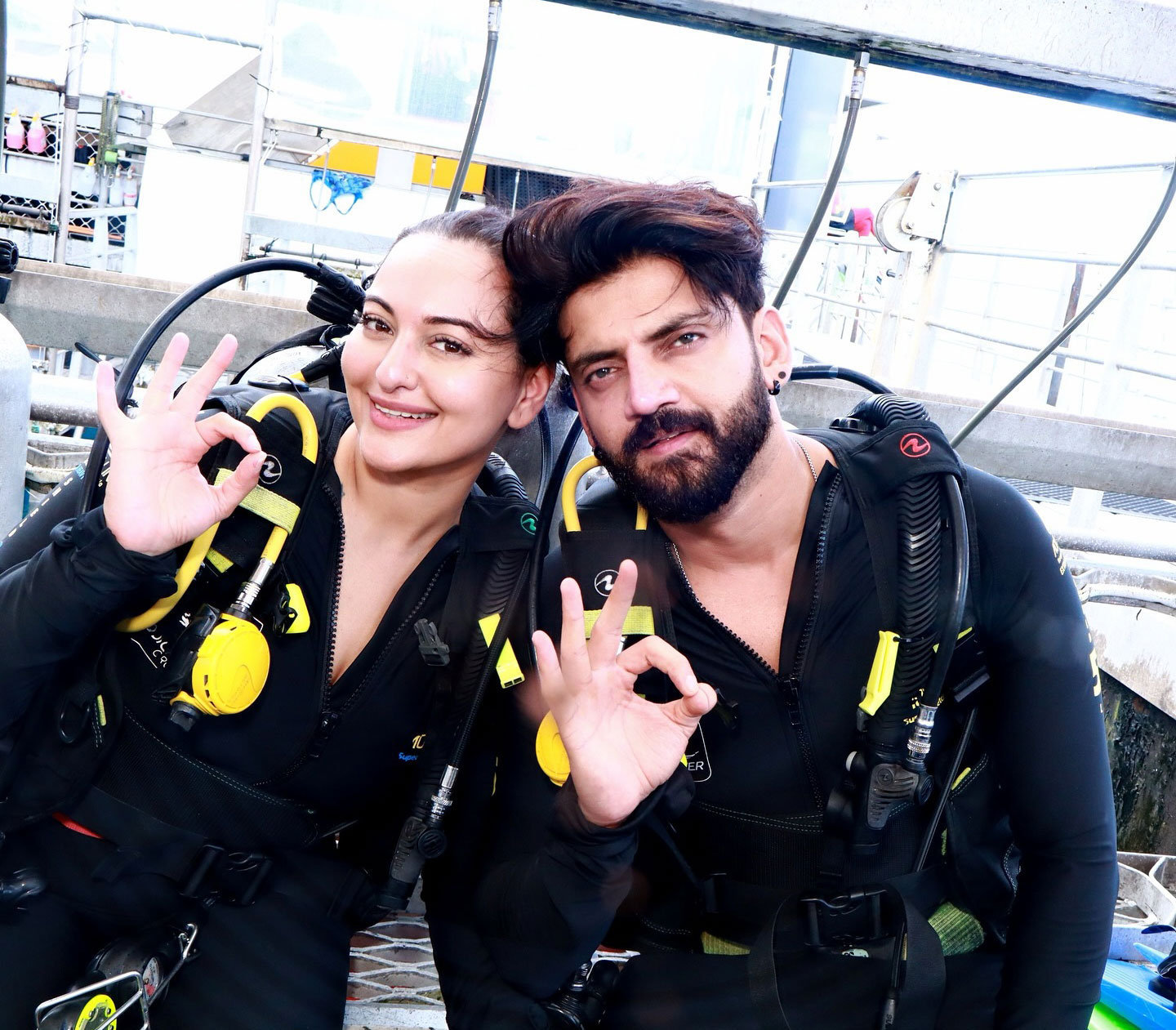 Sonakshi Sinha's Scuba Diving Adventure With Zaheer Iqbal At The Great Barrier Reef - Filmibeat