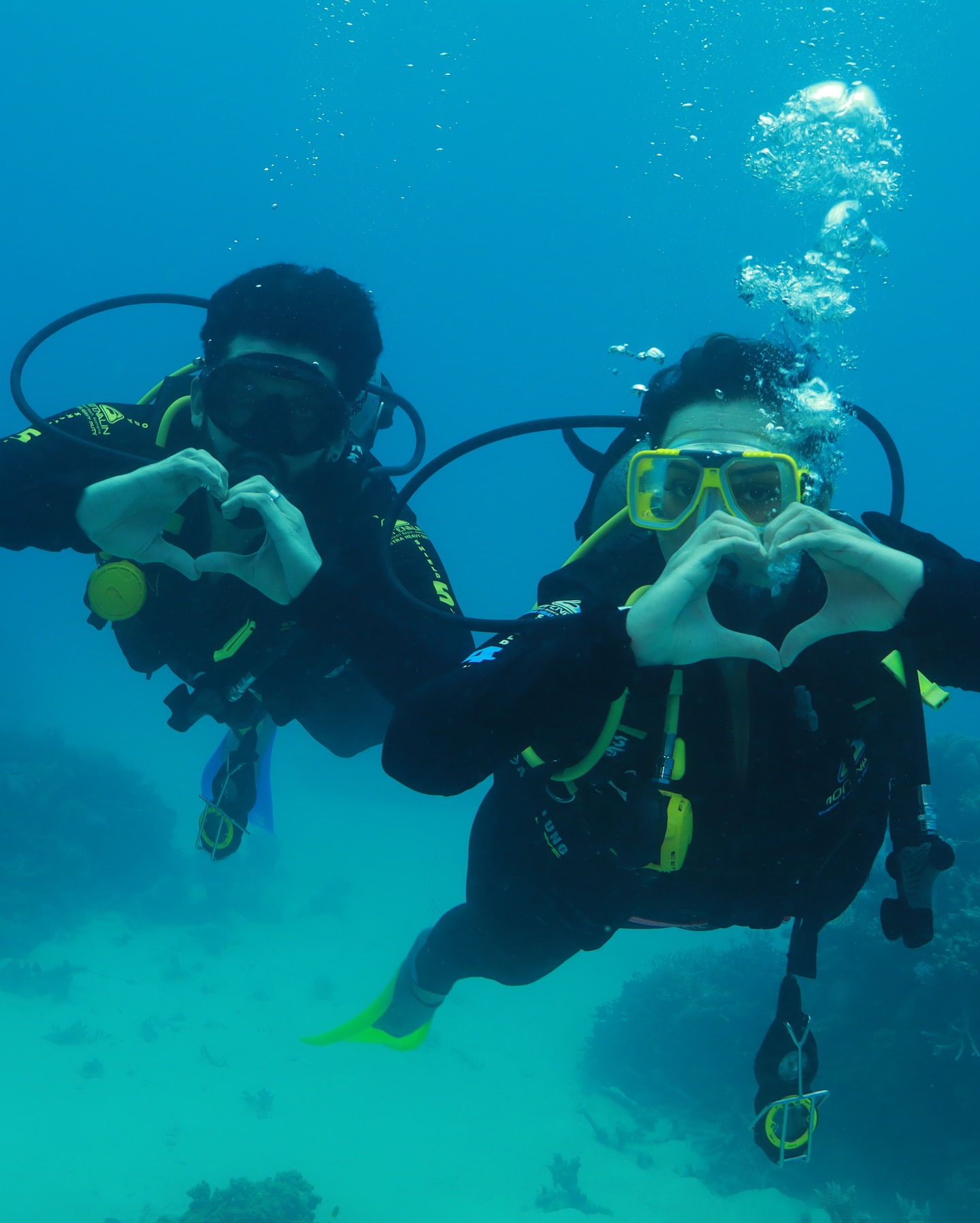 Sonakshi Sinha's Scuba Diving Adventure With Zaheer Iqbal At The Great Barrier Reef - Filmibeat