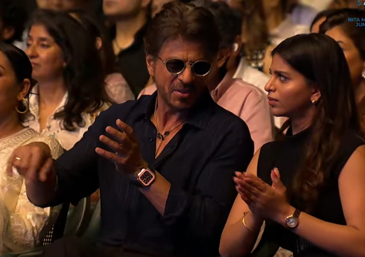 SRK, Suhana, Abhishek-Aishwarya Make Headlines At Abram-Aradhaya's School Annual Day Function ...