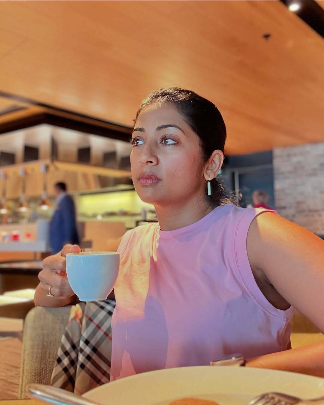 മനസിന് സ്വാതന്ത്ര്യം തോന്നുന്നിടത്ത് കഴിയുക; പുതിയ ഫോട്ടോകളുമായി നവ്യ നായർ | Navya Nair Shares ...