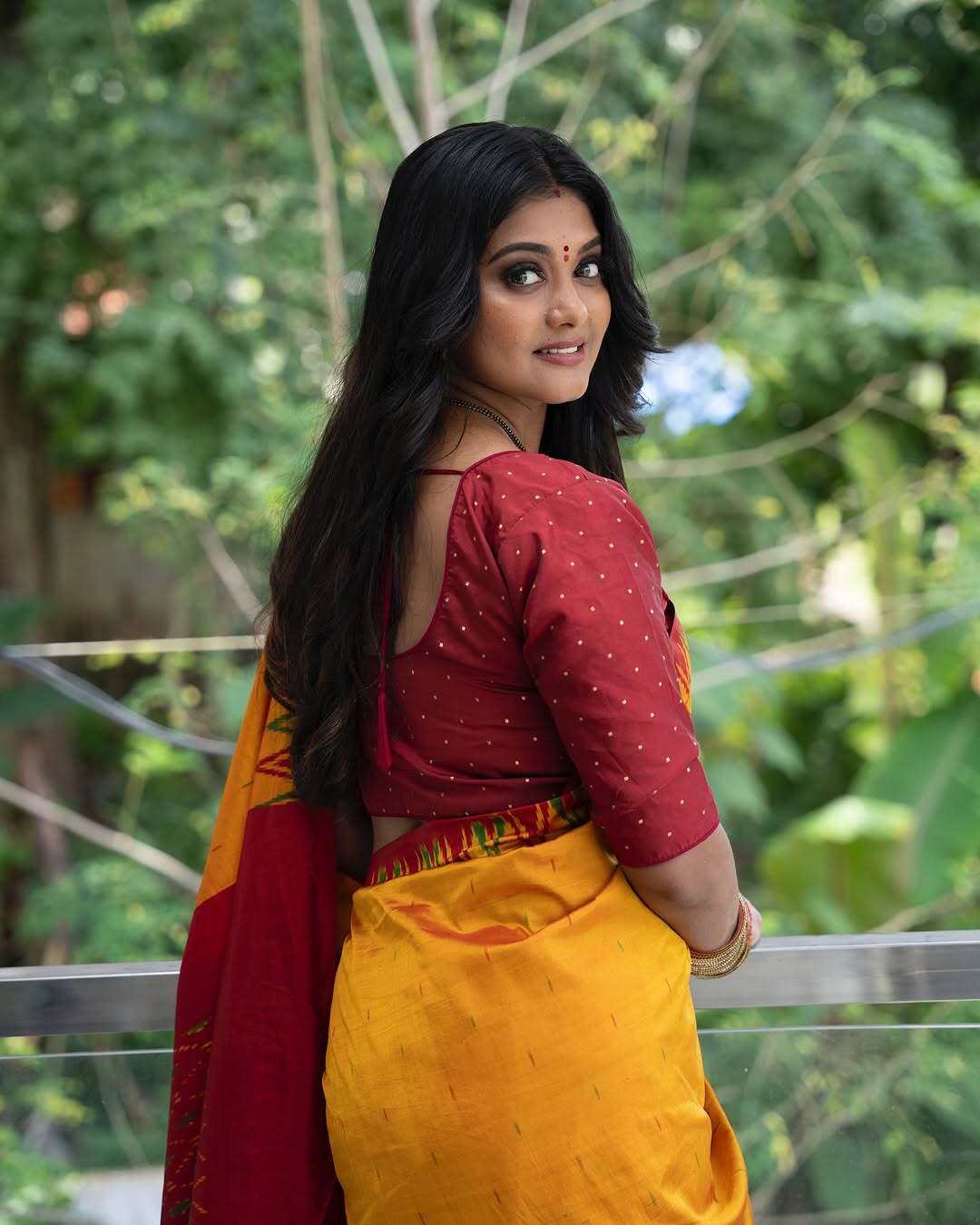 ഹോട്ട് ഹോട്ട് റെഡ് ഹോട്ട്! കിടിലന്‍ ലുക്കില്‍ ചന്ദനമഴ നായിക | Vindhuja Vikarman Looks Hot Inthis ...