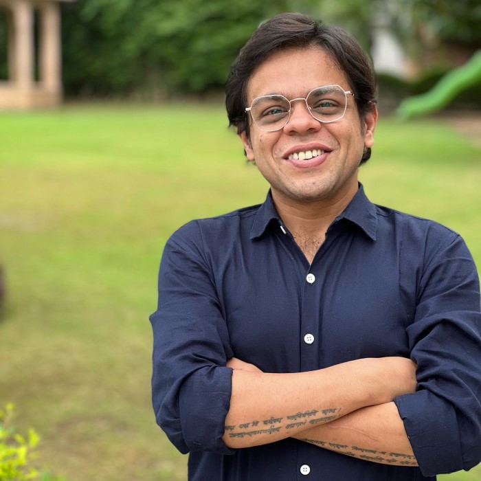 Actor Varun Kulkarni of 'Dunki' Battles Severe Kidney Issues: Friends ...