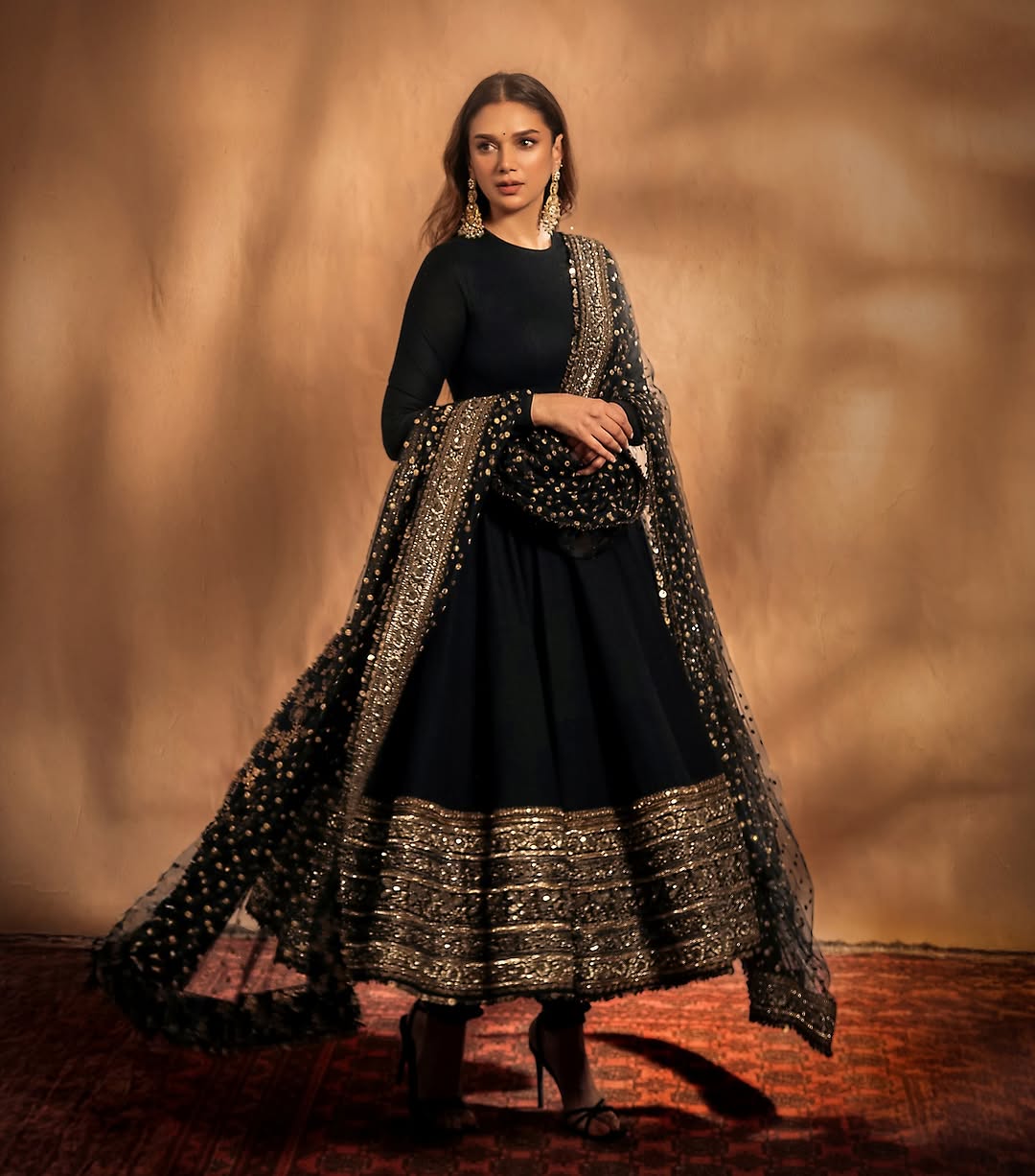 Aditi Rao Hydari Graces 25 Years of Sabyasachi Event in Elegant Black ...