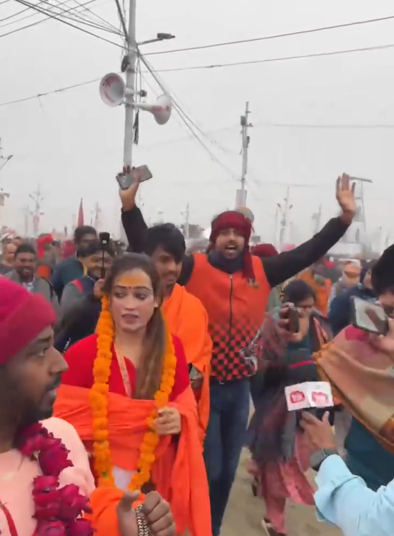 Anchor Harsha Richhariya Becomes Sadhu at Maha Kumbh Mela 2025 - Filmibeat