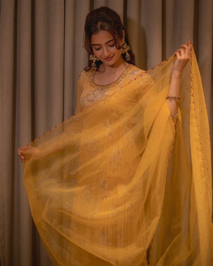 Ashika Ranganath Dazzles In Traditional Yellow Attire - Filmibeat