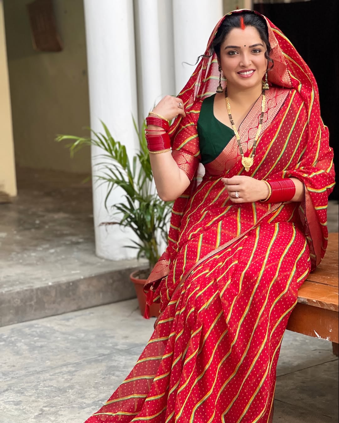 Bhojpuri Actress Amrapali Dubey: Biography, Age, Famous Movies, Photos And More - Filmibeat