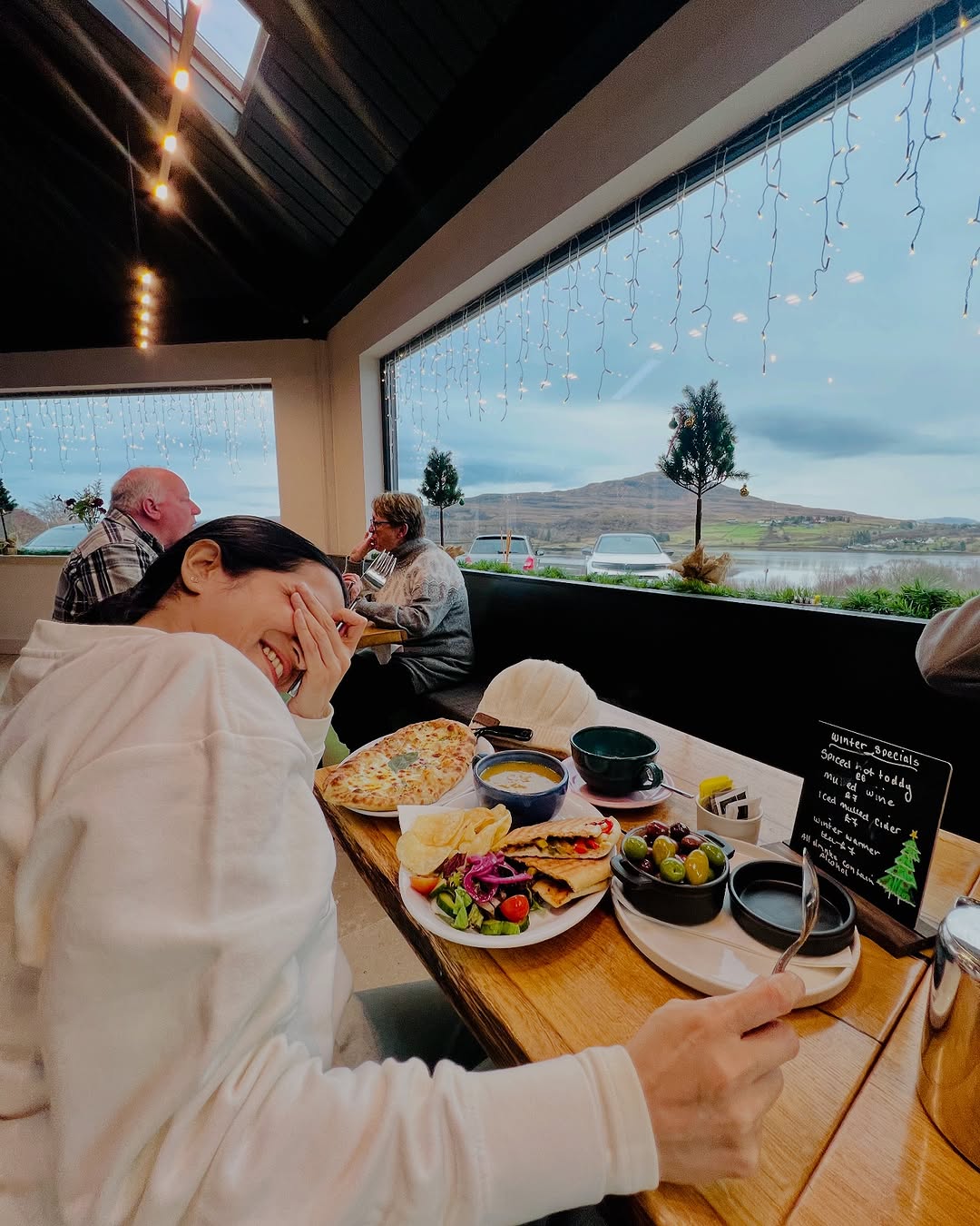 இந்த வருடமும் சிங்கிளாக ஜமாய்க்கும் டிடி நீலகண்டன்.. நியூ இயரை எப்படி ...