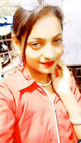 In Pics: Monalisa Bhosle: The 16-Year-Old Sensation from Mahakumbh Mela ...