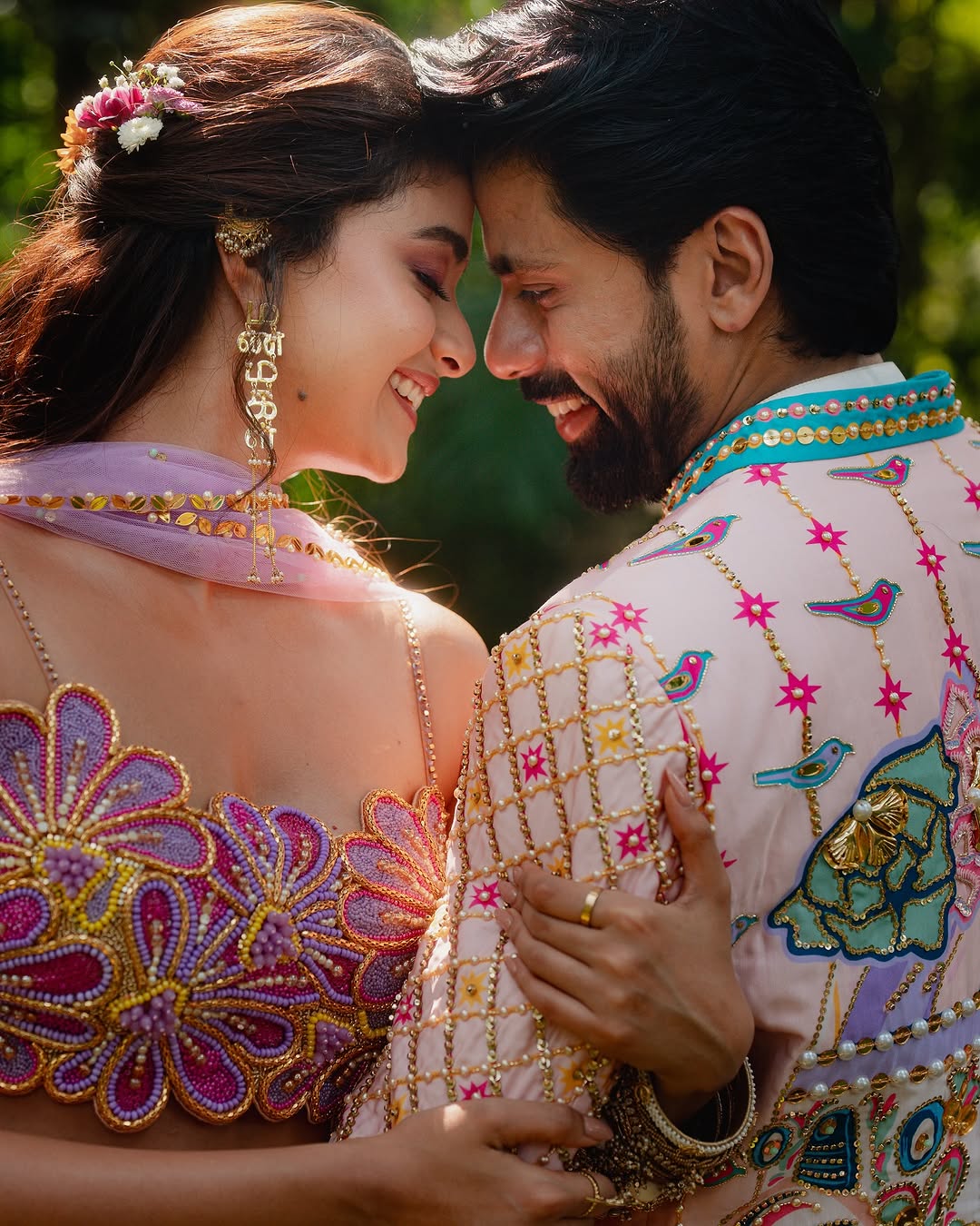 Inside Photos Of Keerthy Suresh & Antony Thattil Vibrant Mehendi ...