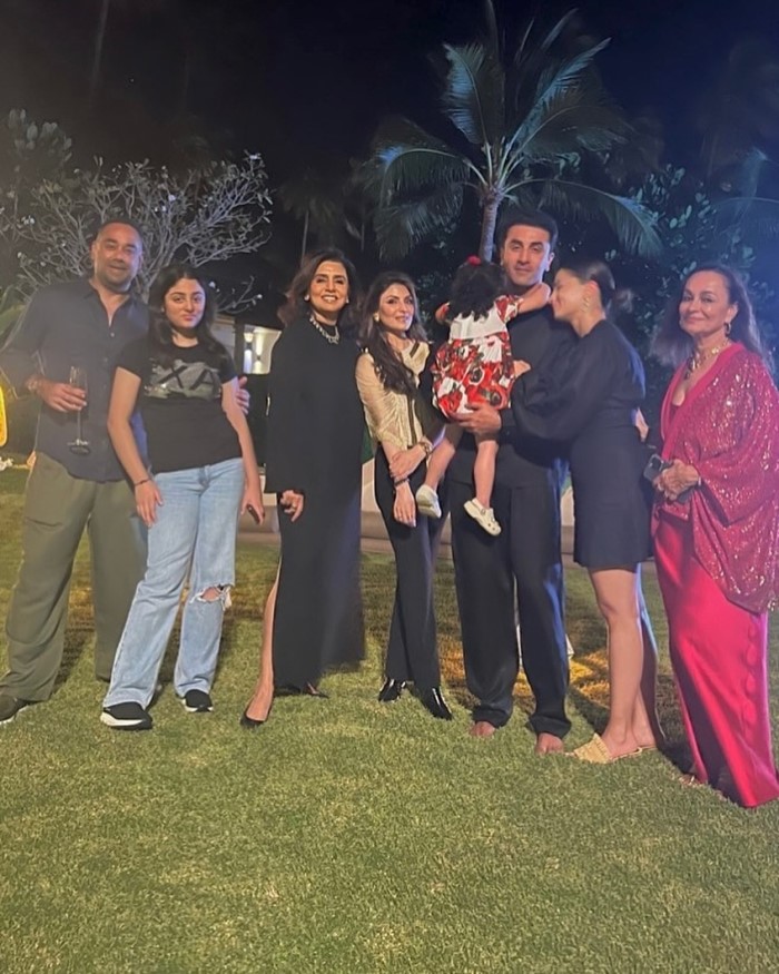 Kapoor Family Welcomes The New Year With Joy And Togetherness - Filmibeat