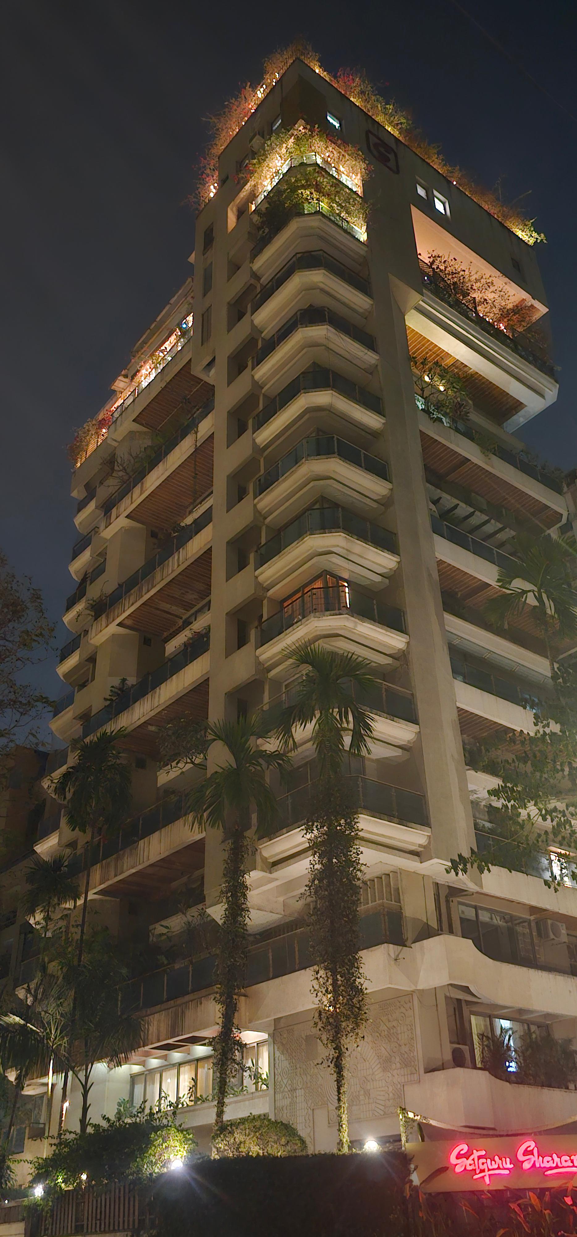 Kareena Kapoor Khan's Heartwarming Welcome For Saif Ali Khan With ...