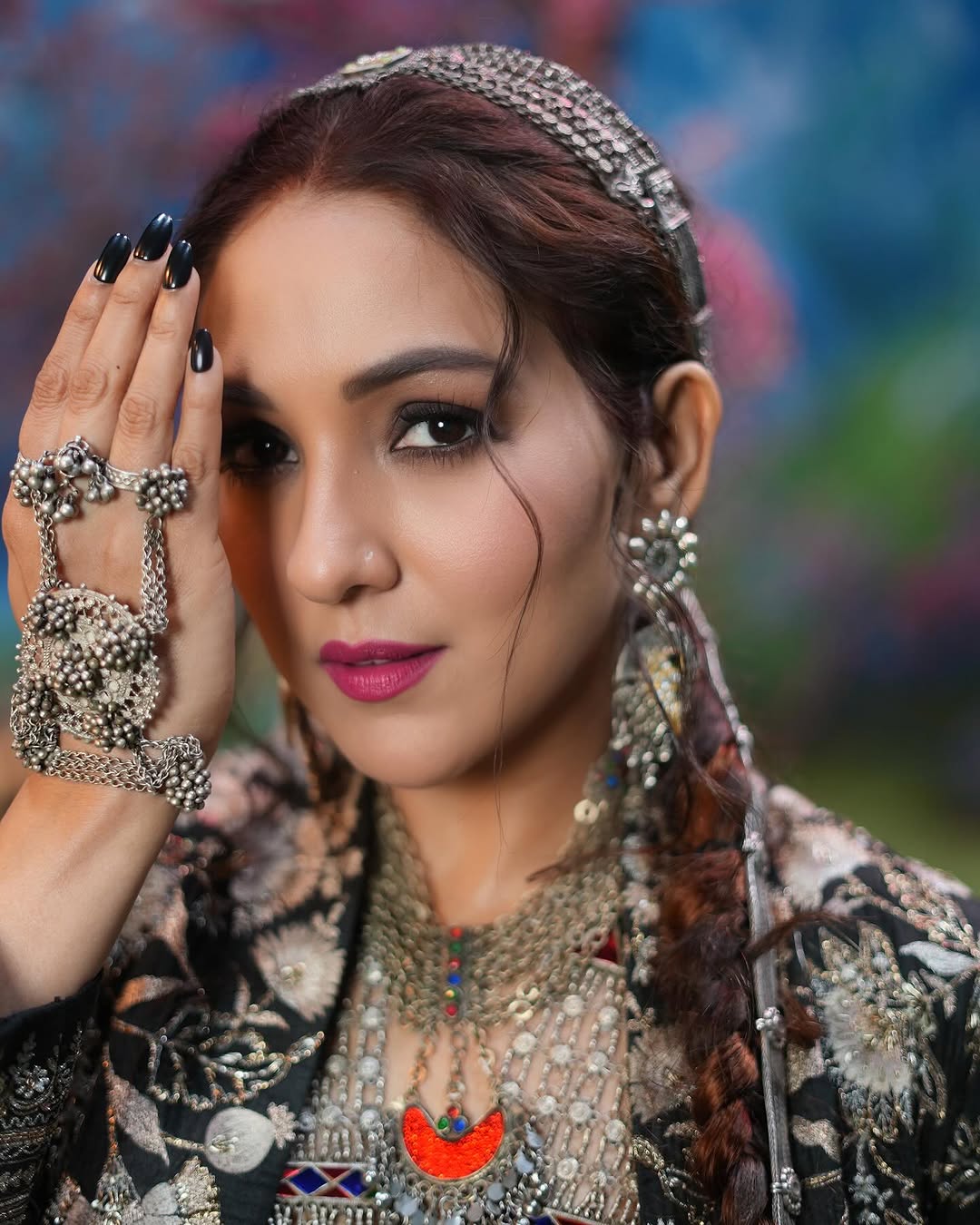 Neeti Mohan's Kashmiri-Inspired Ensemble: A Fusion of Modern and ...