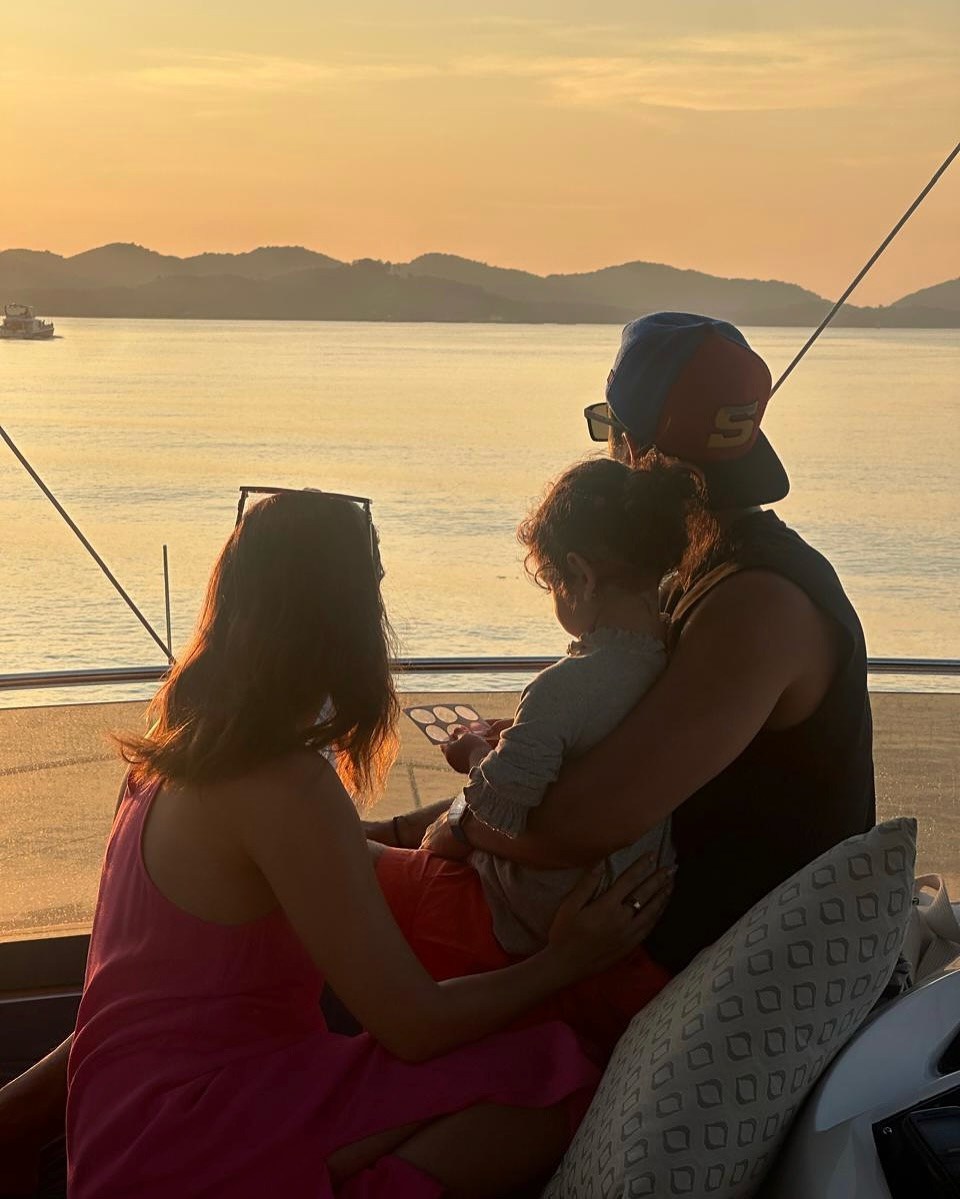 Ranbir Kapoor And Alia Bhatt Welcome 2025 With Daughter Raha ...