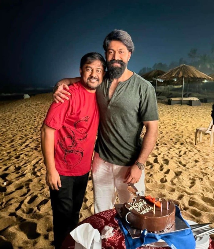 Rocking Star Yash Celebrates 39th Birthday In Goa With Family And ...