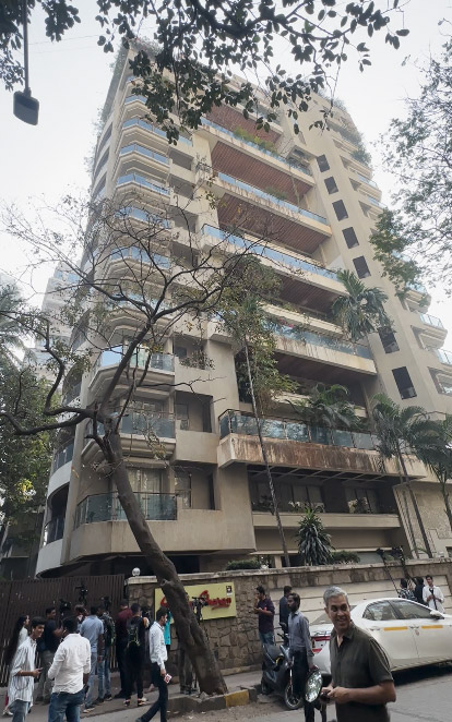 Shocking Robbery At Saif Ali Khan's Bandra Home: Visuals - Filmibeat